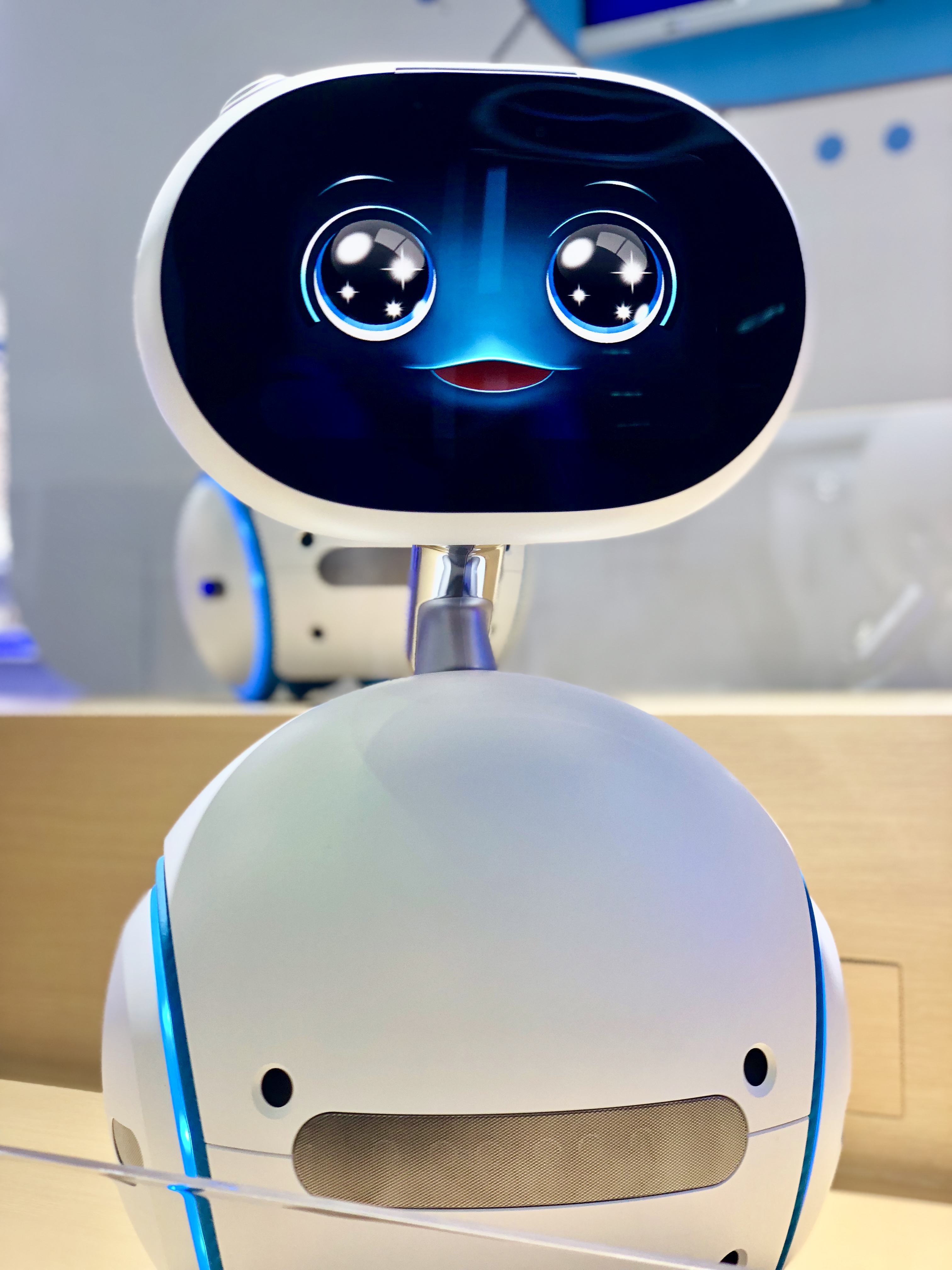 Smiling robot - Focus Taiwan