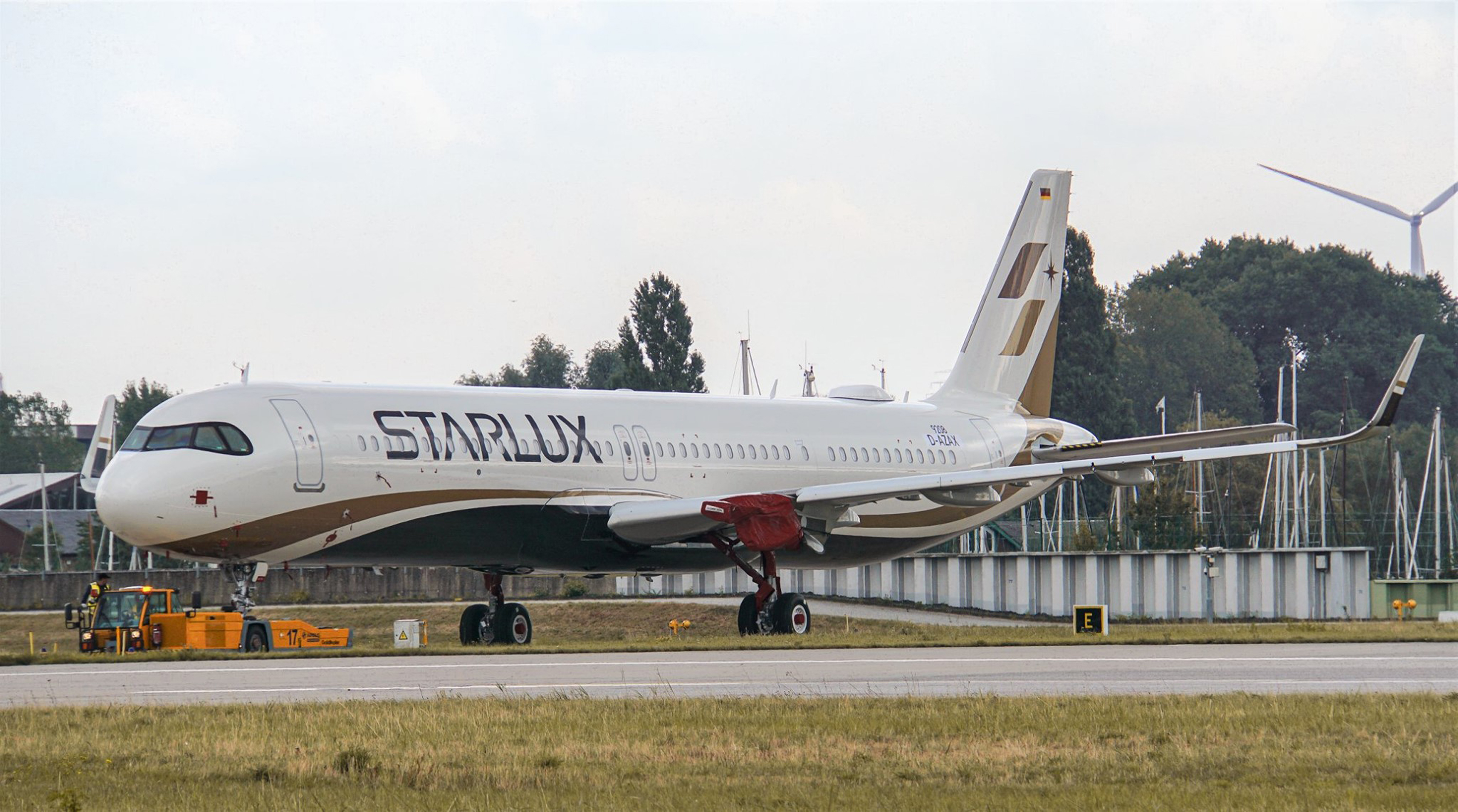 StarLux livery - Focus Taiwan