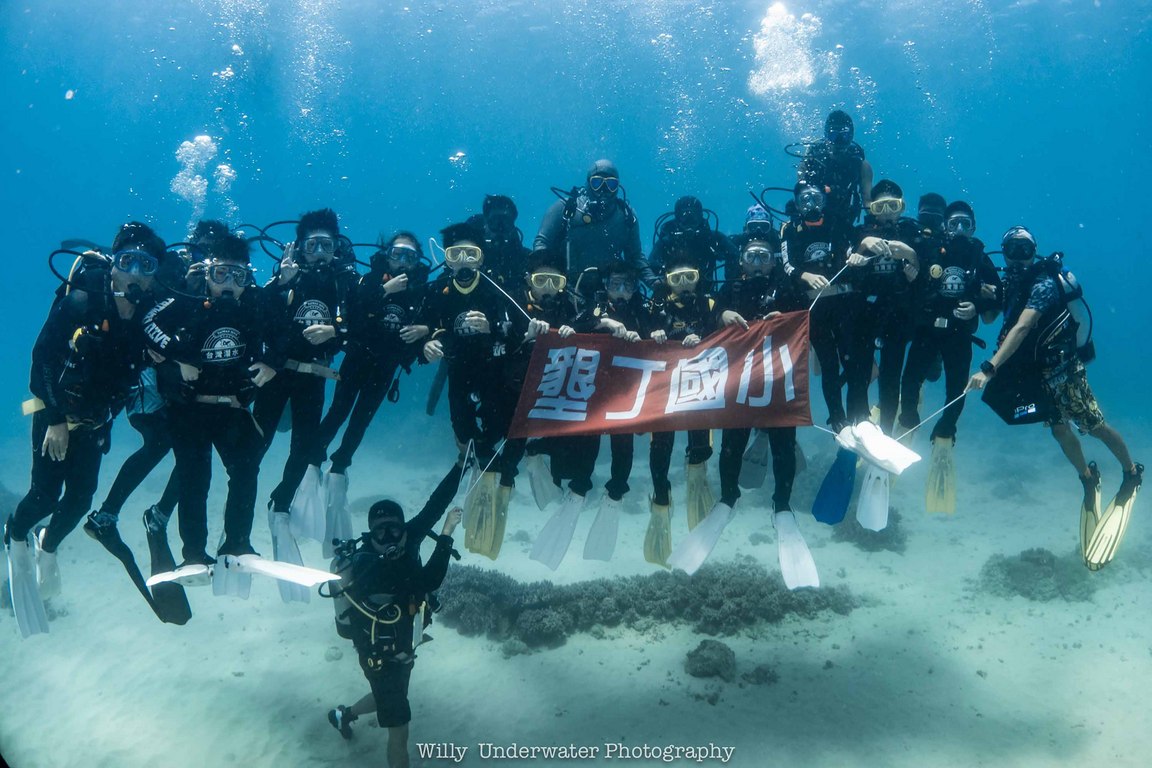 Underwater graduation - Focus Taiwan