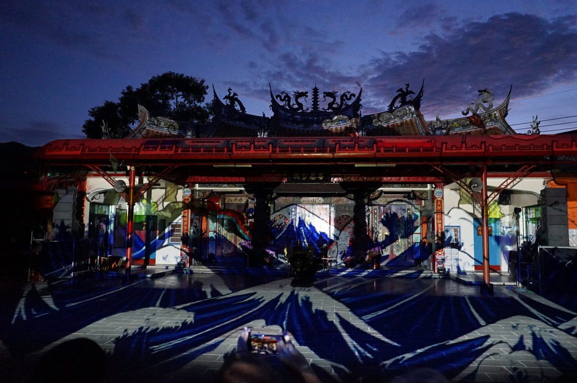 Temple light show - Focus Taiwan