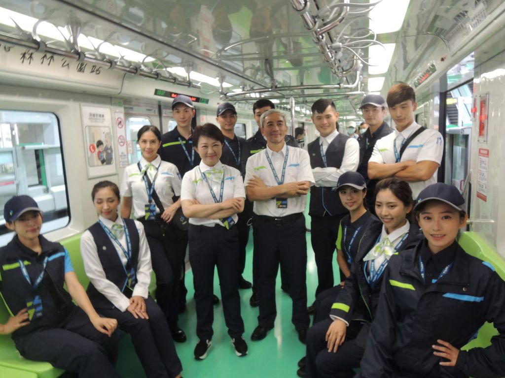 Taichung MRT uniform - Focus Taiwan