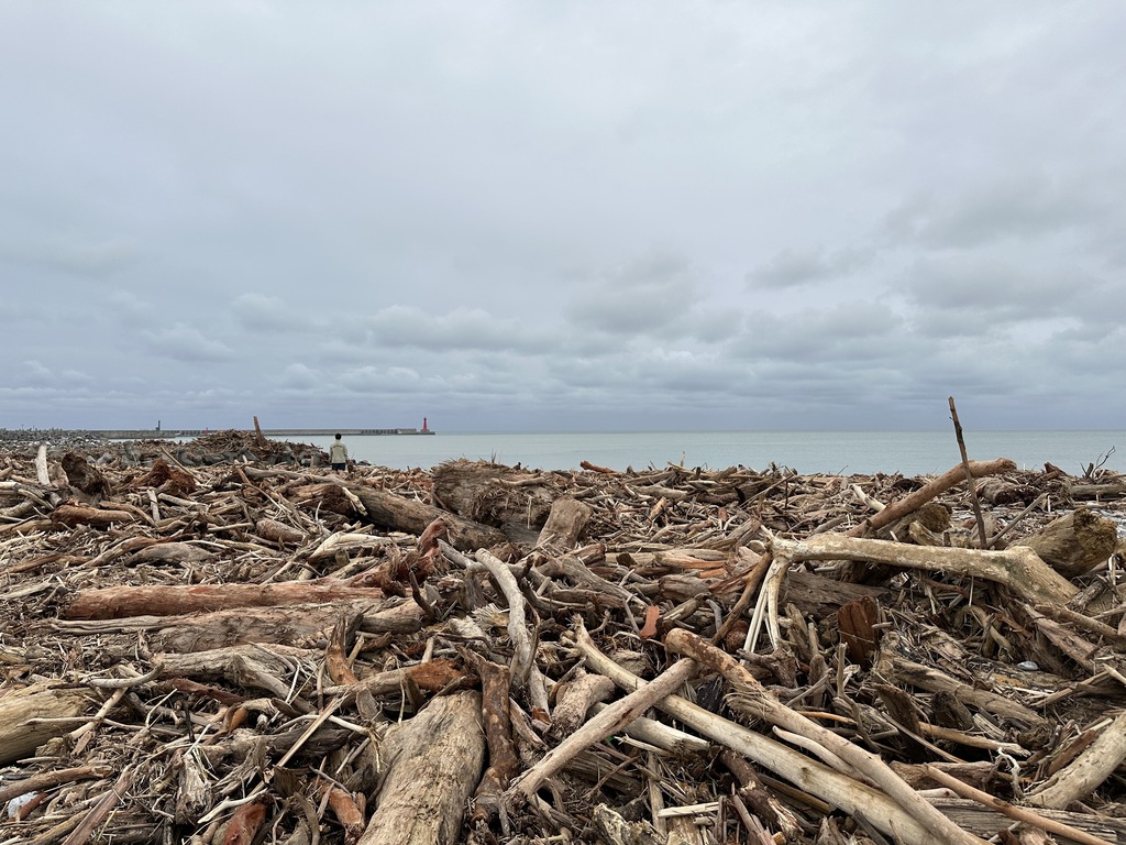 Typhoon Kong-rey aftermath - Focus Taiwan