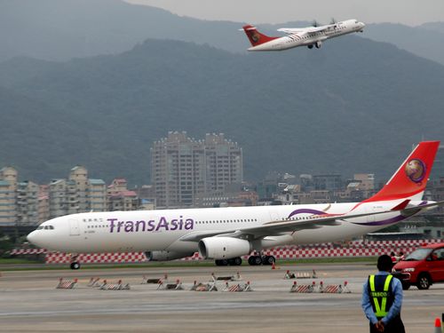 TransAsia flight returns after takeoff due to malfunction - Focus Taiwan
