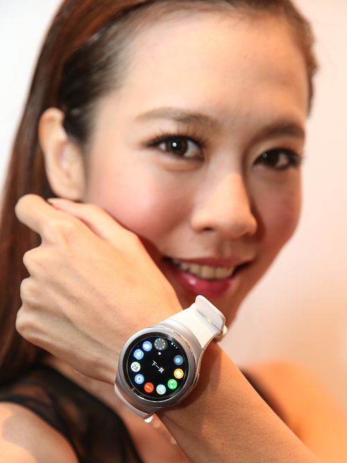 Samsung's first round watch coming to Taiwan - Focus Taiwan