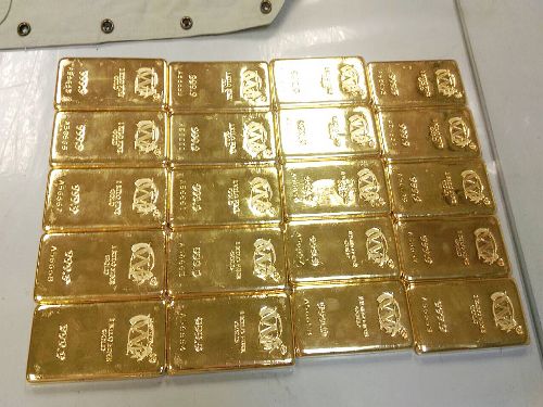 4 gold bars seized from woman at airport - Focus Taiwan