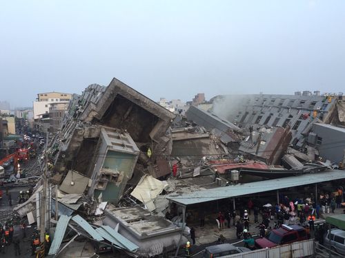 More than 120 rescued in toppled building in Tainan - Focus Taiwan
