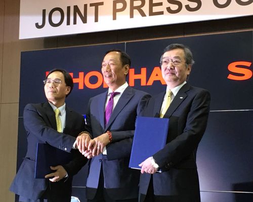 Hon Hai signs deal with Sharp - Focus Taiwan