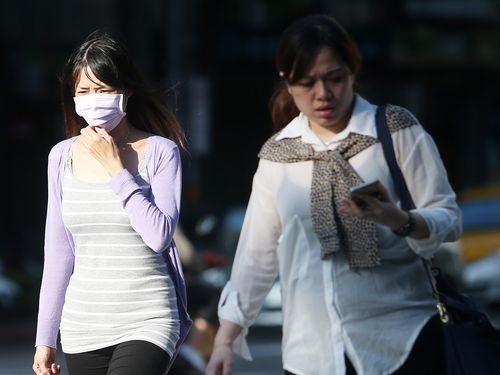 Cellphone users receive 'emergency alert' during powerful quake - Focus ...