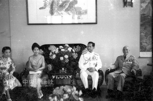 Taiwan mourns death of Thai king (update) - Focus Taiwan