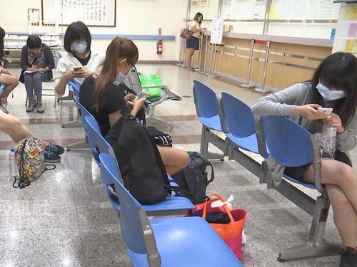 Nearly 500 Taipei students contract diarrhea after eating school lunch ...