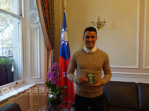 Tim Chow not to play for Taiwan soccer team for now: lawyer - Focus Taiwan