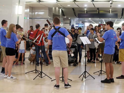 Young U.S. musicians give flash mob performances in Taiwan - Focus Taiwan