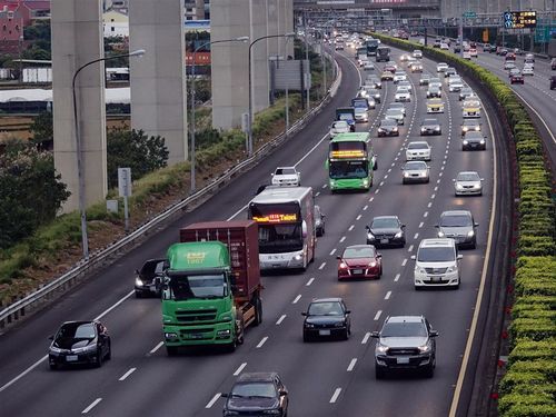 Freeway traffic to spike in Taiwan Saturday afternoon - Focus Taiwan