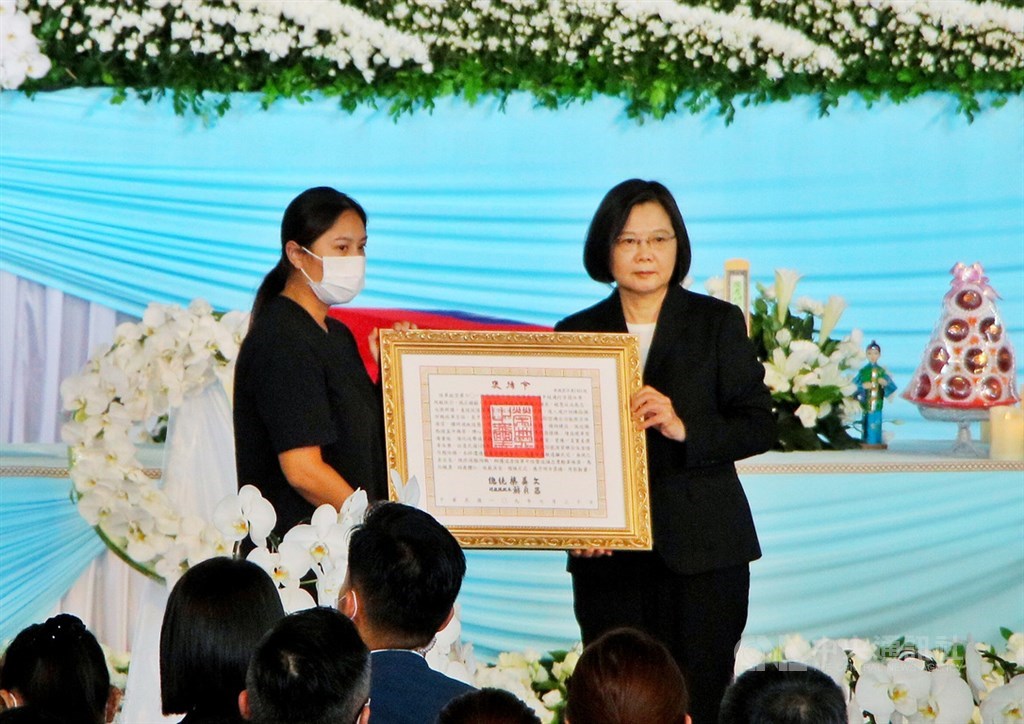 Army pilots awarded posthumous presidential citations - Focus Taiwan