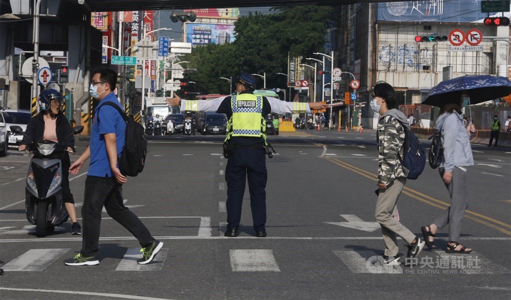 Police step up traffic rules enforcement to improve road safety - Focus ...