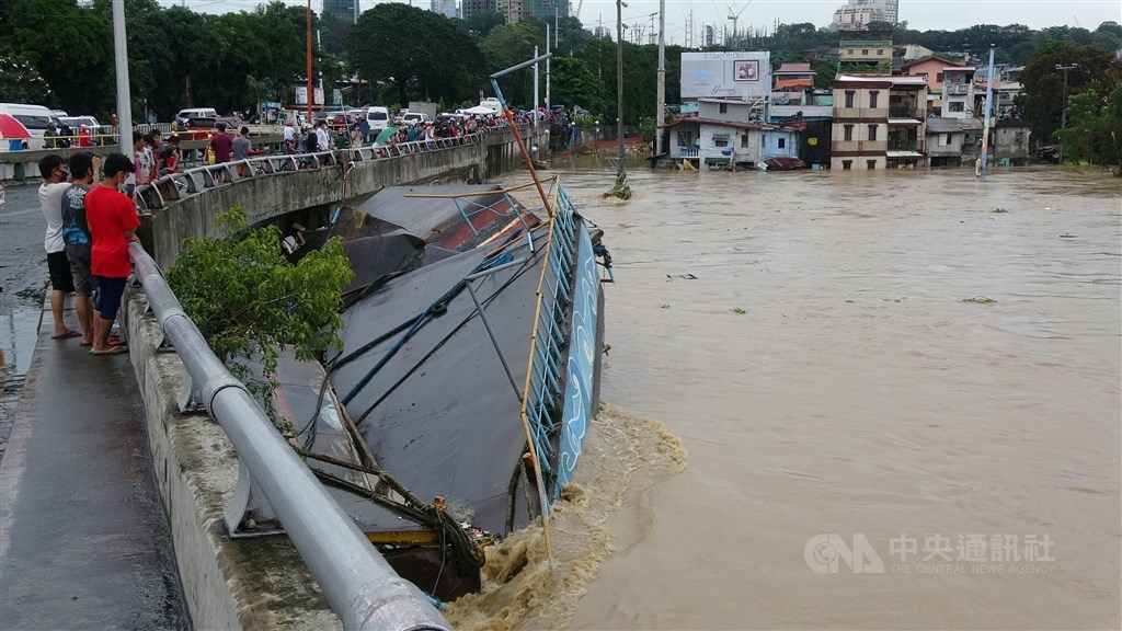 Filipinos to donate care packages to Philippine typhoon victims - Focus ...