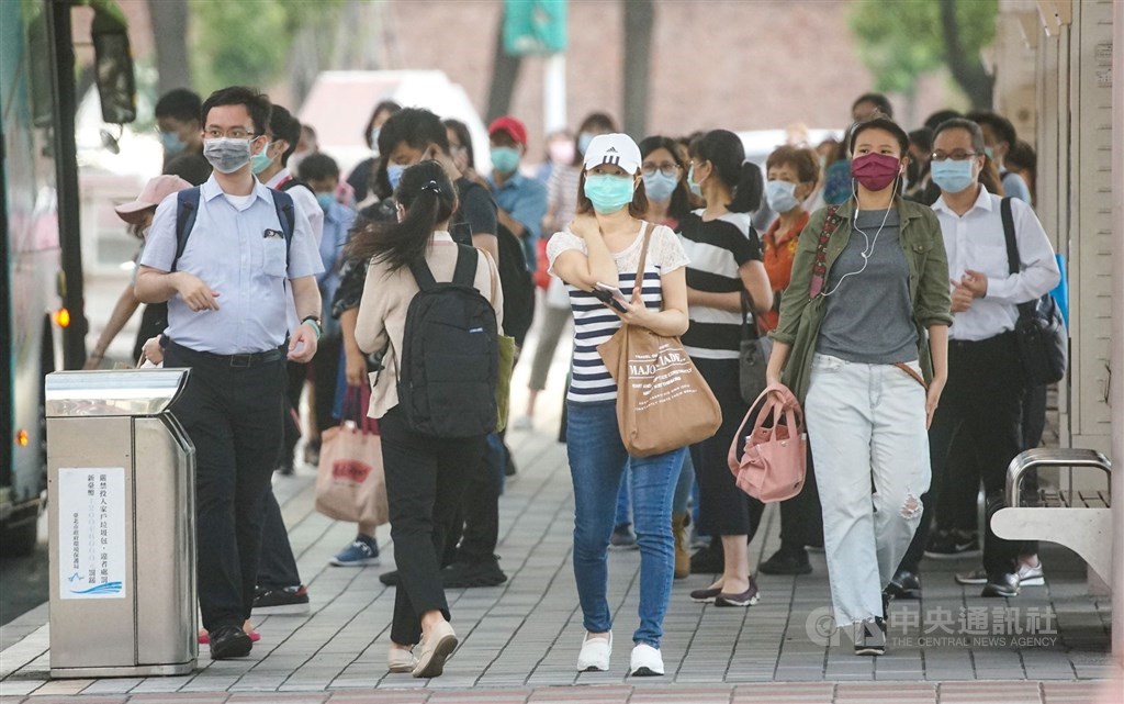 Sentiment rises among Taiwan manufacturers, weakens in service sector ...