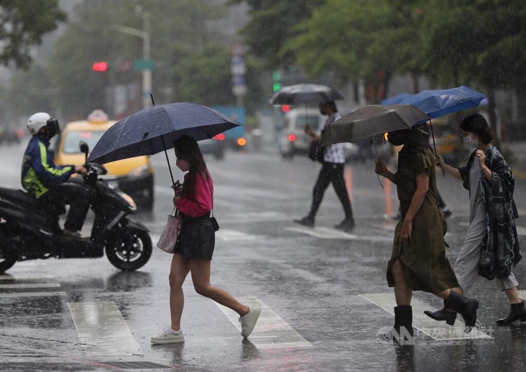 More heavy rain expected for western Taiwan - Focus Taiwan