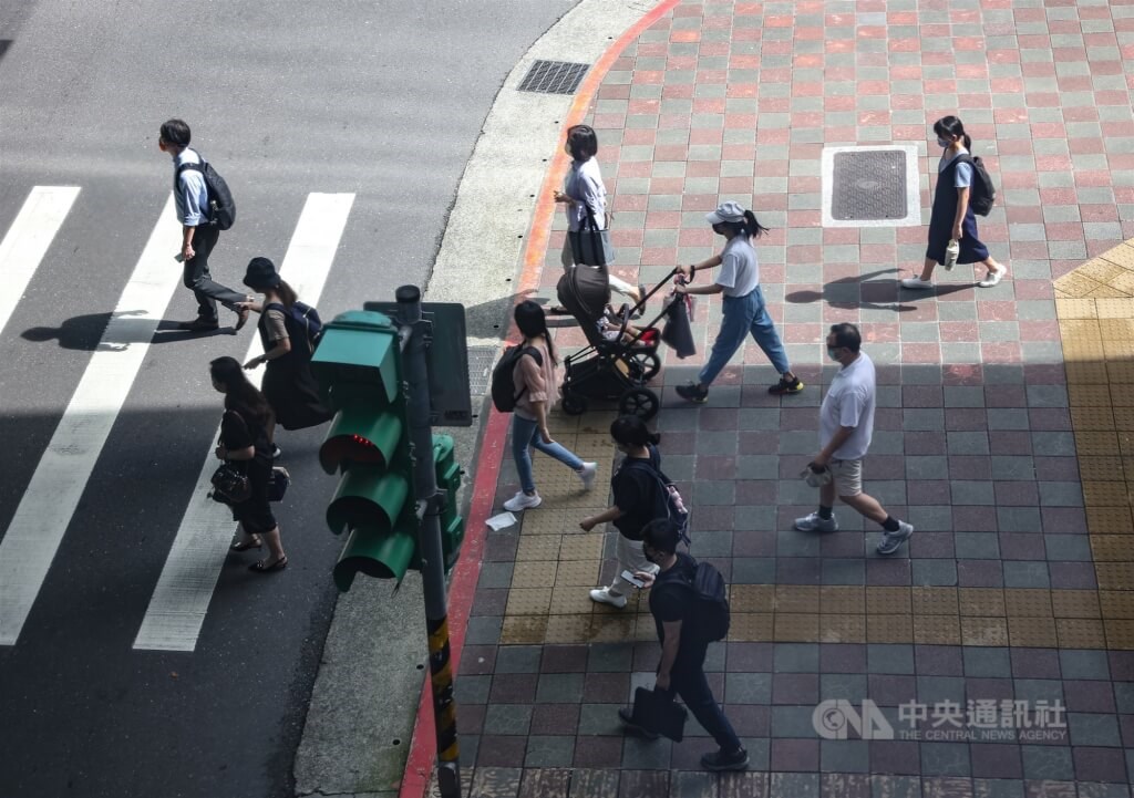 Taipei shortens red light duration over summer due to heat - Focus Taiwan