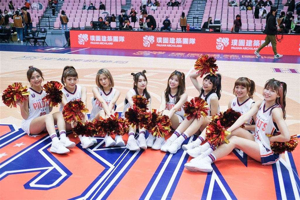 Taoyuan Pilots' cheerleading squad opens tryout to all nationalities - Focus Taiwan