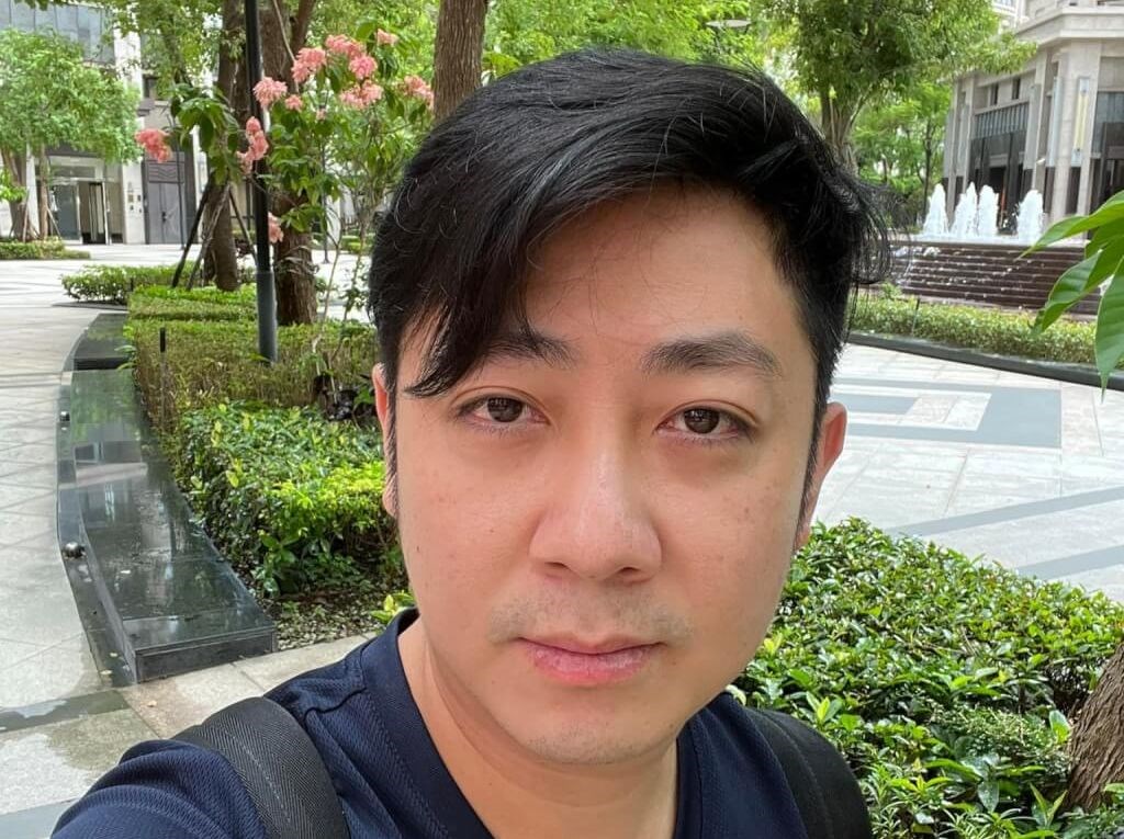 Malaysian singer Eison dies falling off building