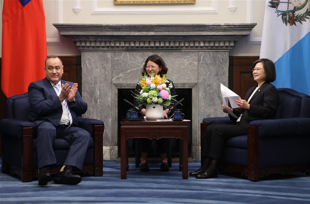Taiwan, Guatemala leaders hold bilateral talks in Taipei - Focus Taiwan