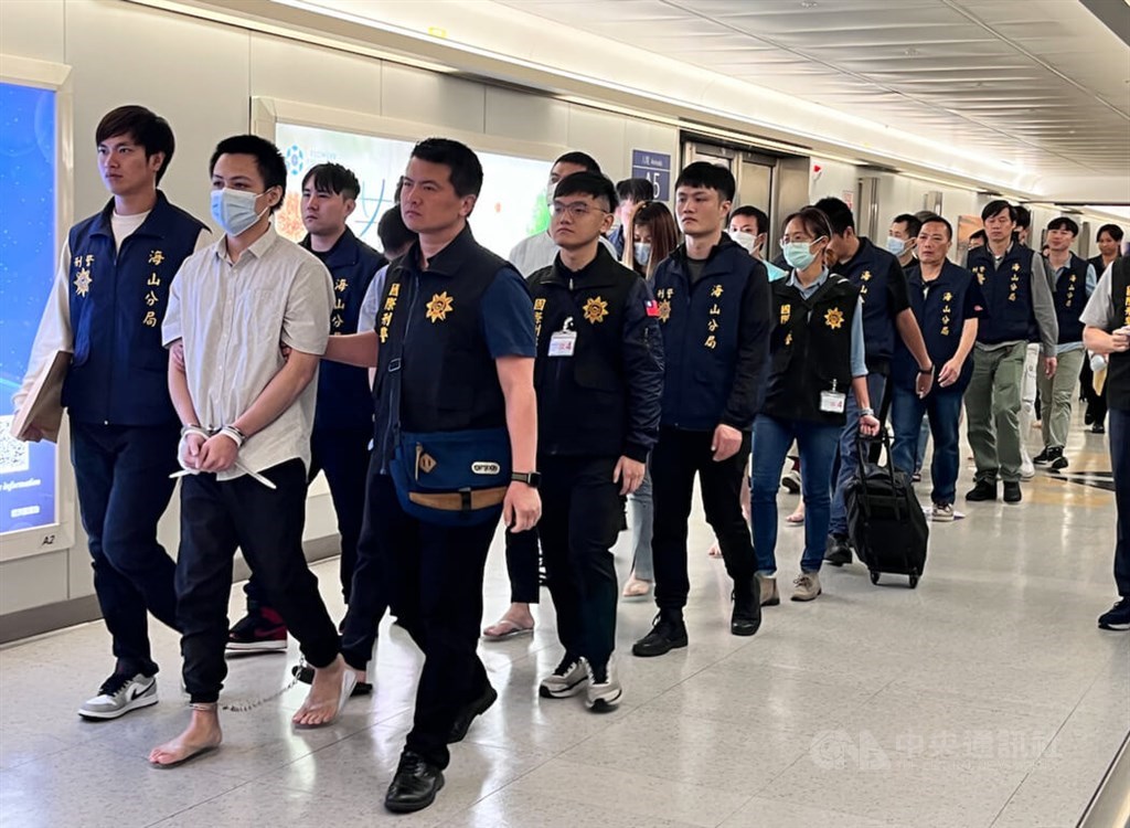 10 scam suspects arrested in Malaysia sent back to Taiwan - Focus Taiwan