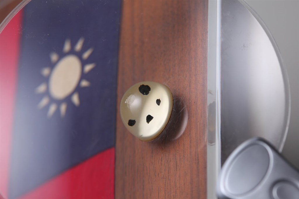 Moon rock display from U.S. back at National Museum of History - Focus ...