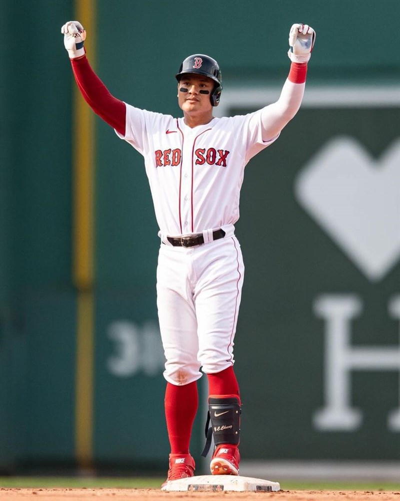 Yu Chang headlines Red Sox comeback win with two clutch swings - Focus ...
