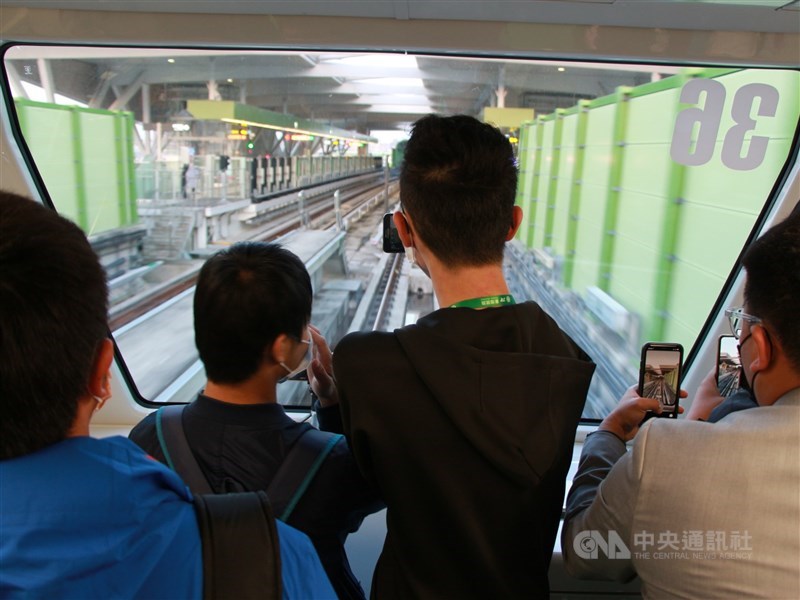 Driver panels on Taichung MRT trains now being left open: Company ...