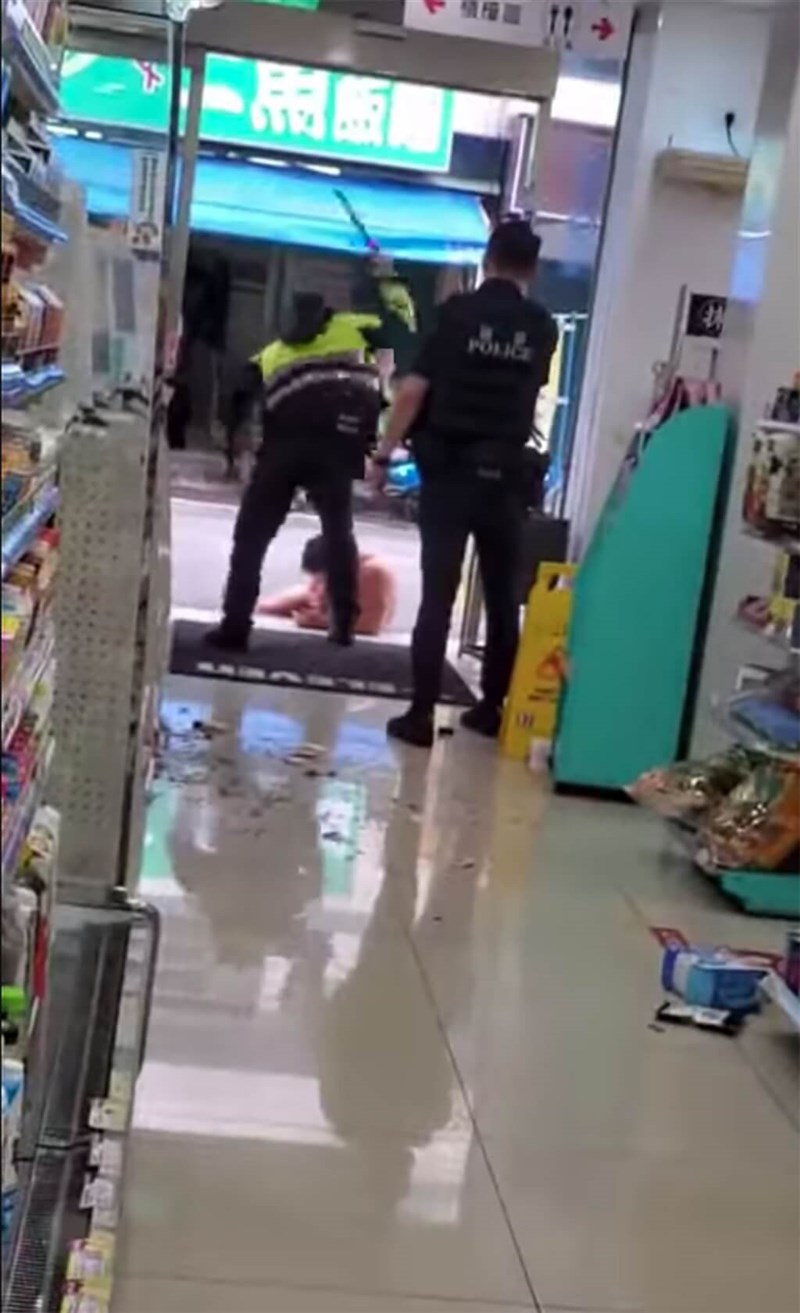 Officer probed for beating man who rampaged through Taoyuan 7-Eleven ...