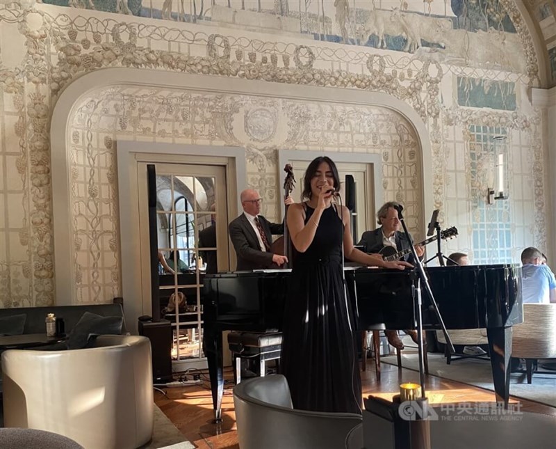 All that jazz: French-Taiwanese songstress jazzes up France's music ...