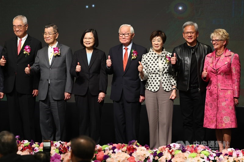 TSMC's Morris Chang honored as first 'K. T. Li Award' recipient - Focus ...
