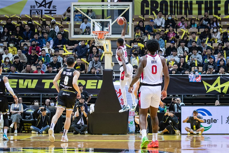 Kings get milestone win on Jeremy Lin's triple-double - Focus Taiwan