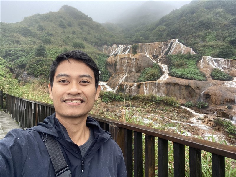 Migrant workers call for realistic eligibility rules in incentive ...