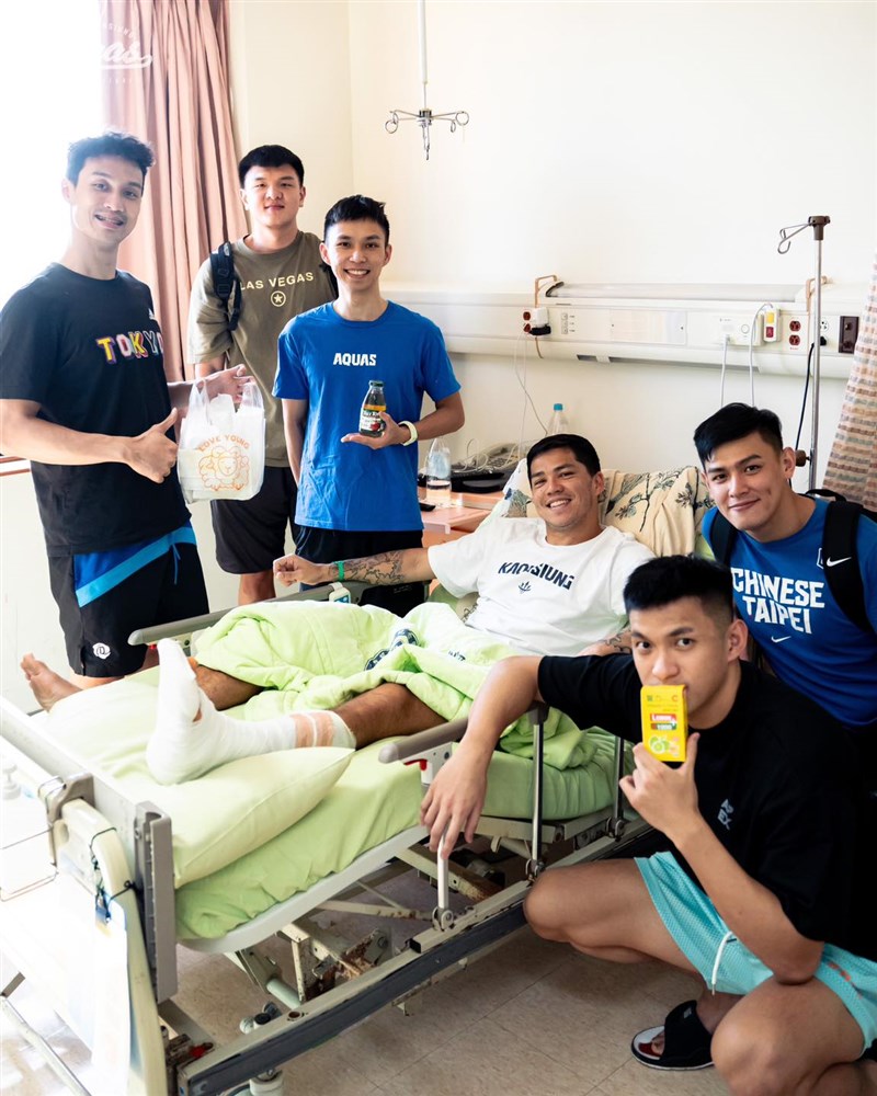 Aquas' Filipino-American star likely to miss rest of season due to foot ...