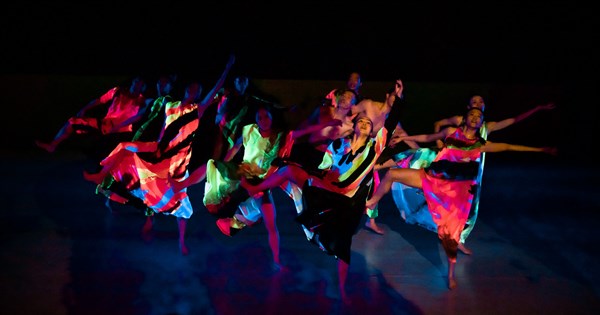 Cloud Gate to hold free open-air performances of '13 Tongues' - Focus ...