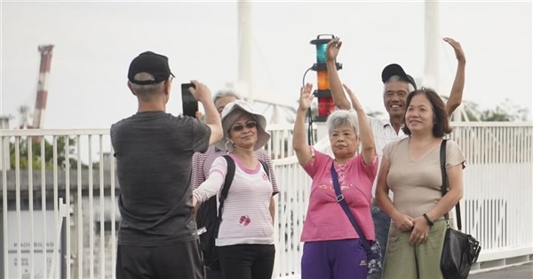 Mild weather forecast for Taiwan; poor air quality lingers in the west ...