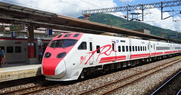 Rail services resume after overnight derailment of Puyuma Express in ...