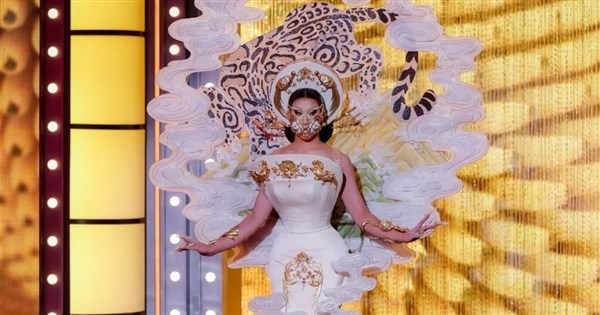 Nymphia Wind crowns new RuPaul's Drag Race queen in glorious return ...
