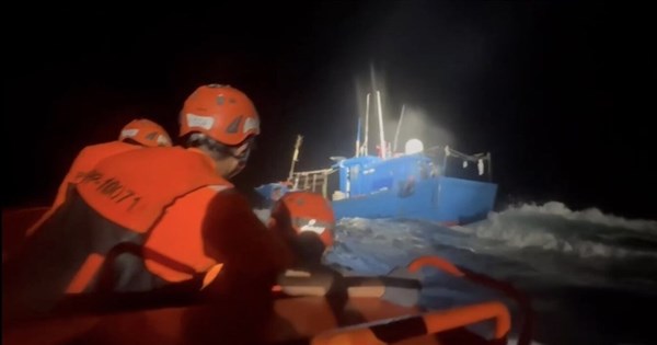 Coast Guard warns off Chinese vessel from Taiwan's restricted waters ...