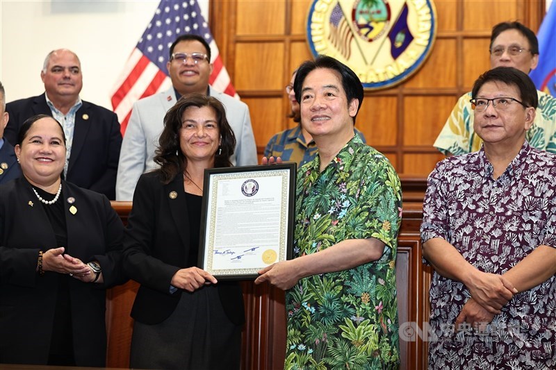 Presiden Lai lakukan panggilan telepon dengan Ketua DPR AS Mike Johnson ...