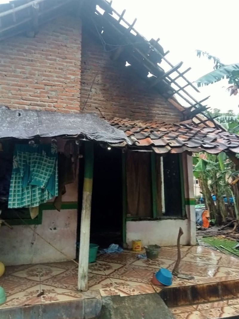 Kisah Suhedi: PMI penderita kanker usus yang pulang ke tanah air ...