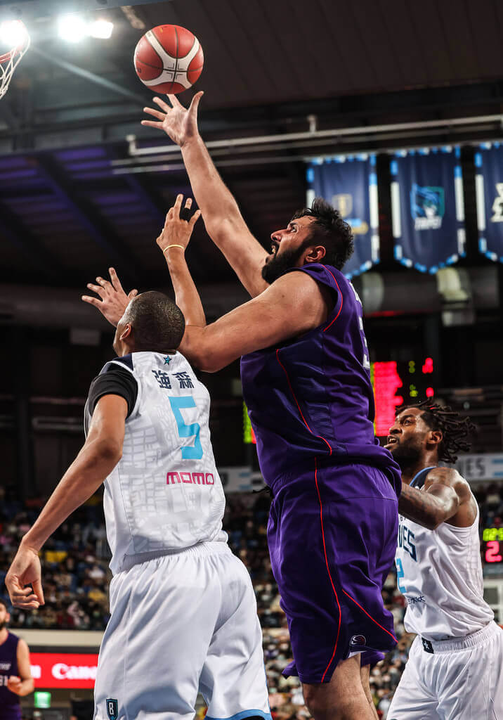 PLG瓊斯第4節飆10分 勇士開幕戰勝攻城獅開紅盤 | 運動 | 中央社 CNA