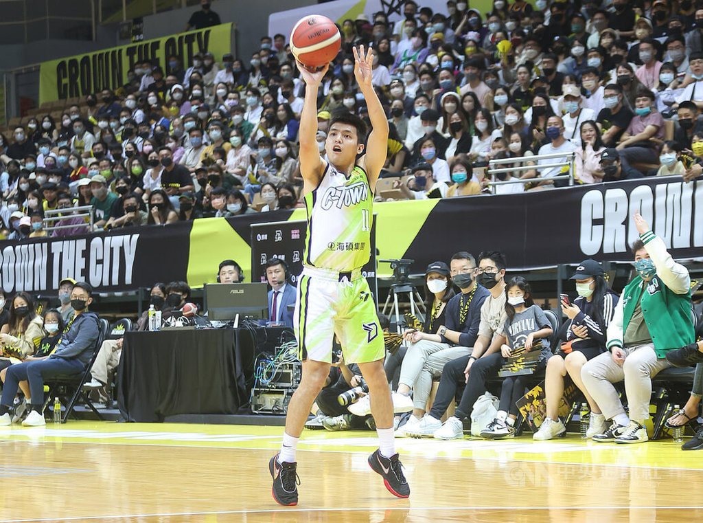 吳家駿手勢批評、侮辱裁判 PLG開罰1.5萬 | 運動 | 中央社 CNA