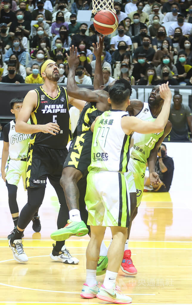 吳家駿手勢批評、侮辱裁判 PLG開罰1.5萬 | 運動 | 中央社 CNA