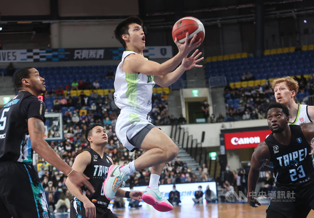 PLG吉爾貝克雙20 夢想家擊退富邦勇士 | 運動 | 中央社 CNA