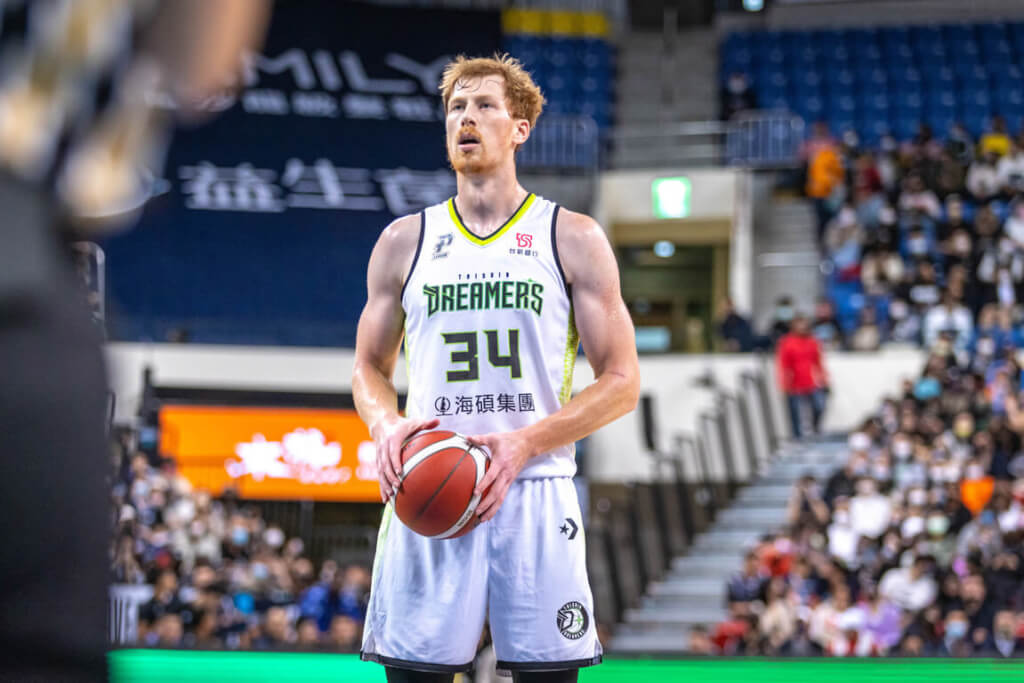 PLG吉爾貝克雙20 夢想家擊退富邦勇士 | 運動 | 中央社 CNA