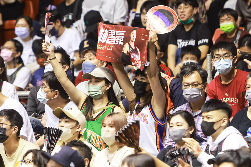 PLG首戰滿場球迷高喊MVP 林書豪找回打球樂趣 | 運動 | 中央社 CNA