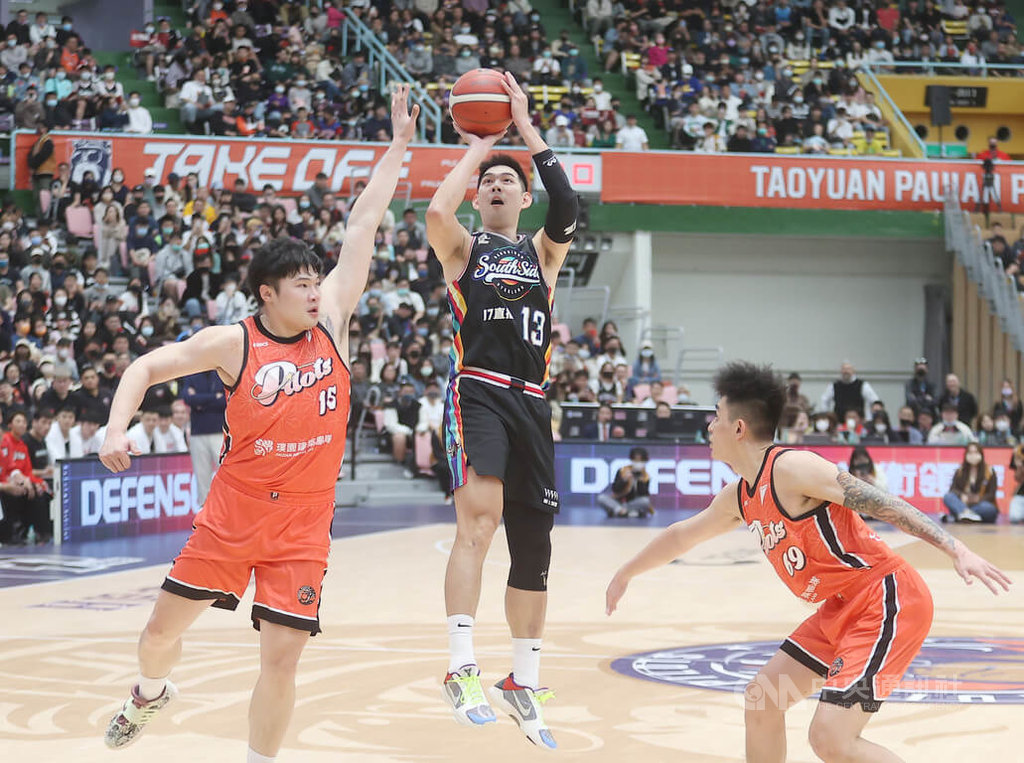 林書豪病癒歸隊狂飆38分 PLG鋼鐵人擊退領航猿 | 運動 | 中央社 CNA